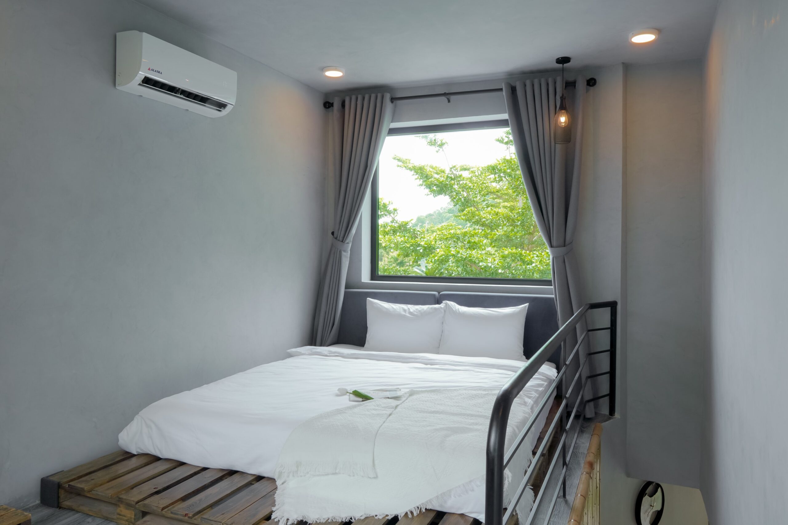 Deluxe Twin Room – Sky View | Babylon Mini Resort